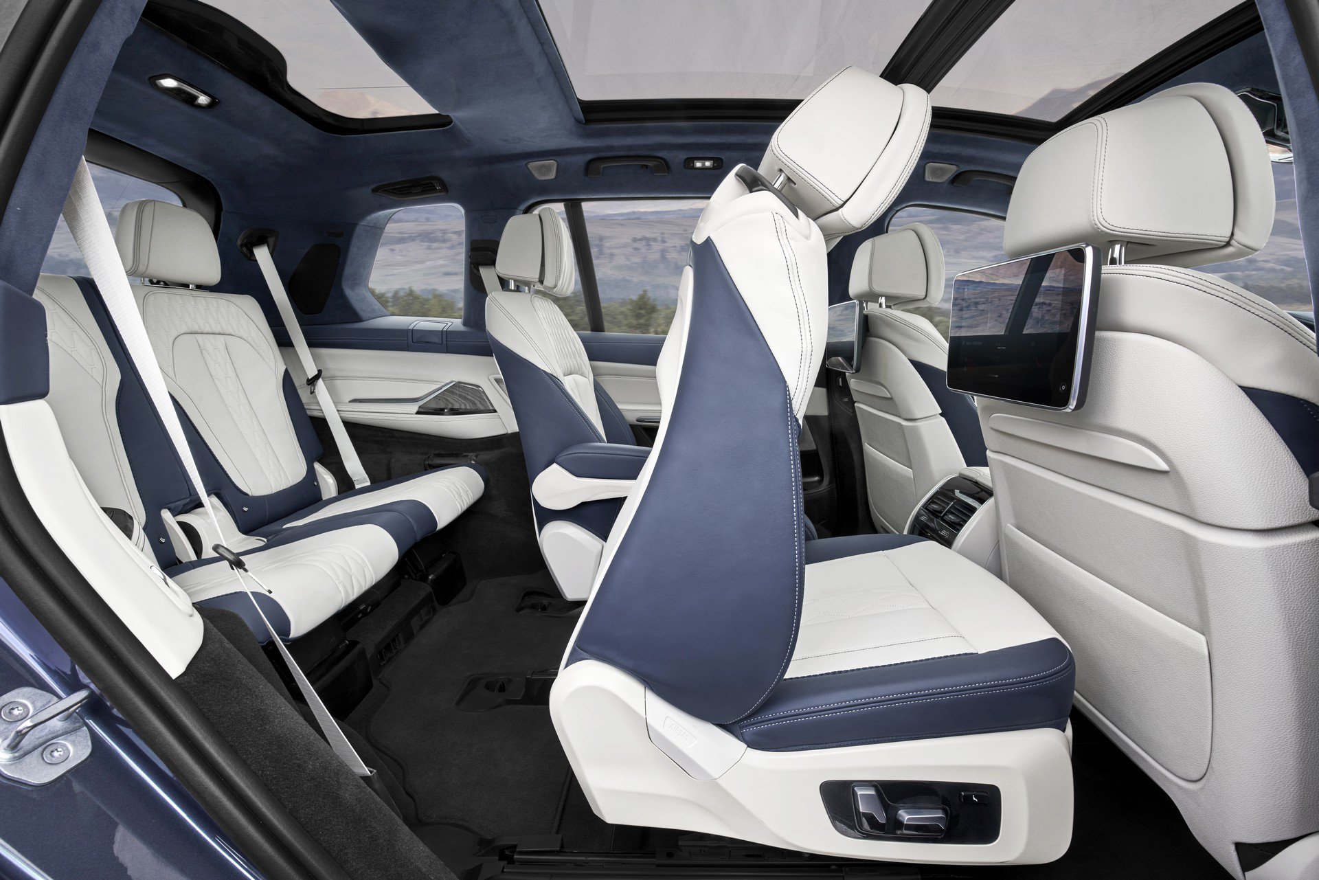SUV H ng Sang BMW X7 B Tri u H i V L i Gh Ng i