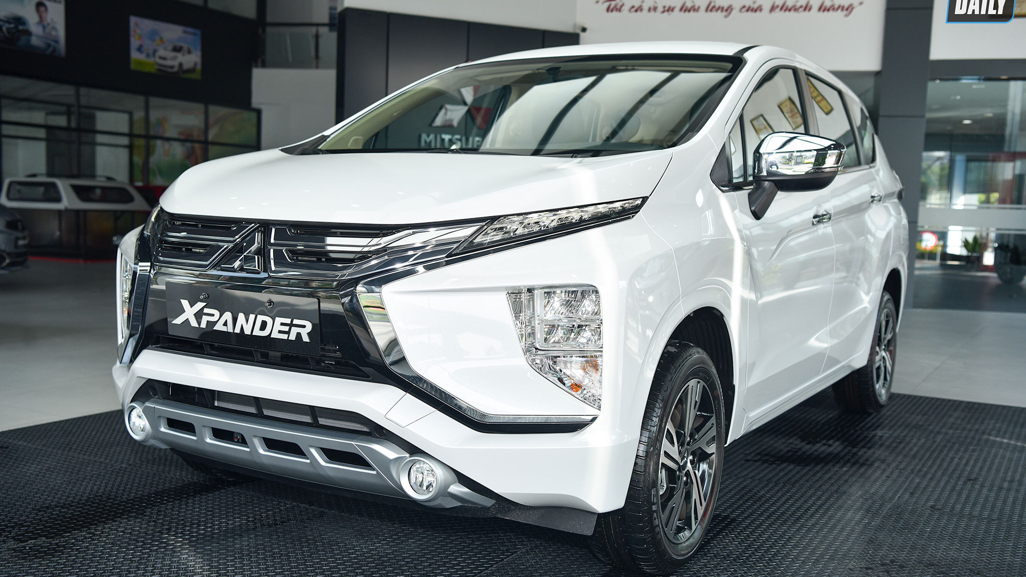 Ảnh chi tiết Mitsubishi Xpander AT 2020