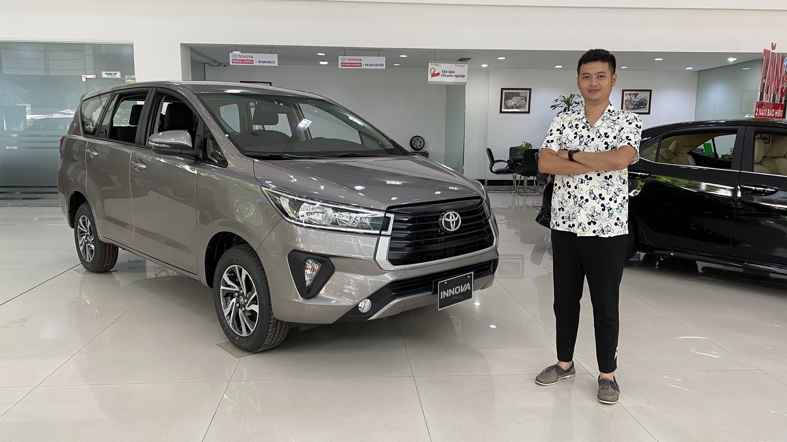 Trải nghiệm nhanh HÀNG NÓNG Toyota Innova 2021 vừa về Việt Nam