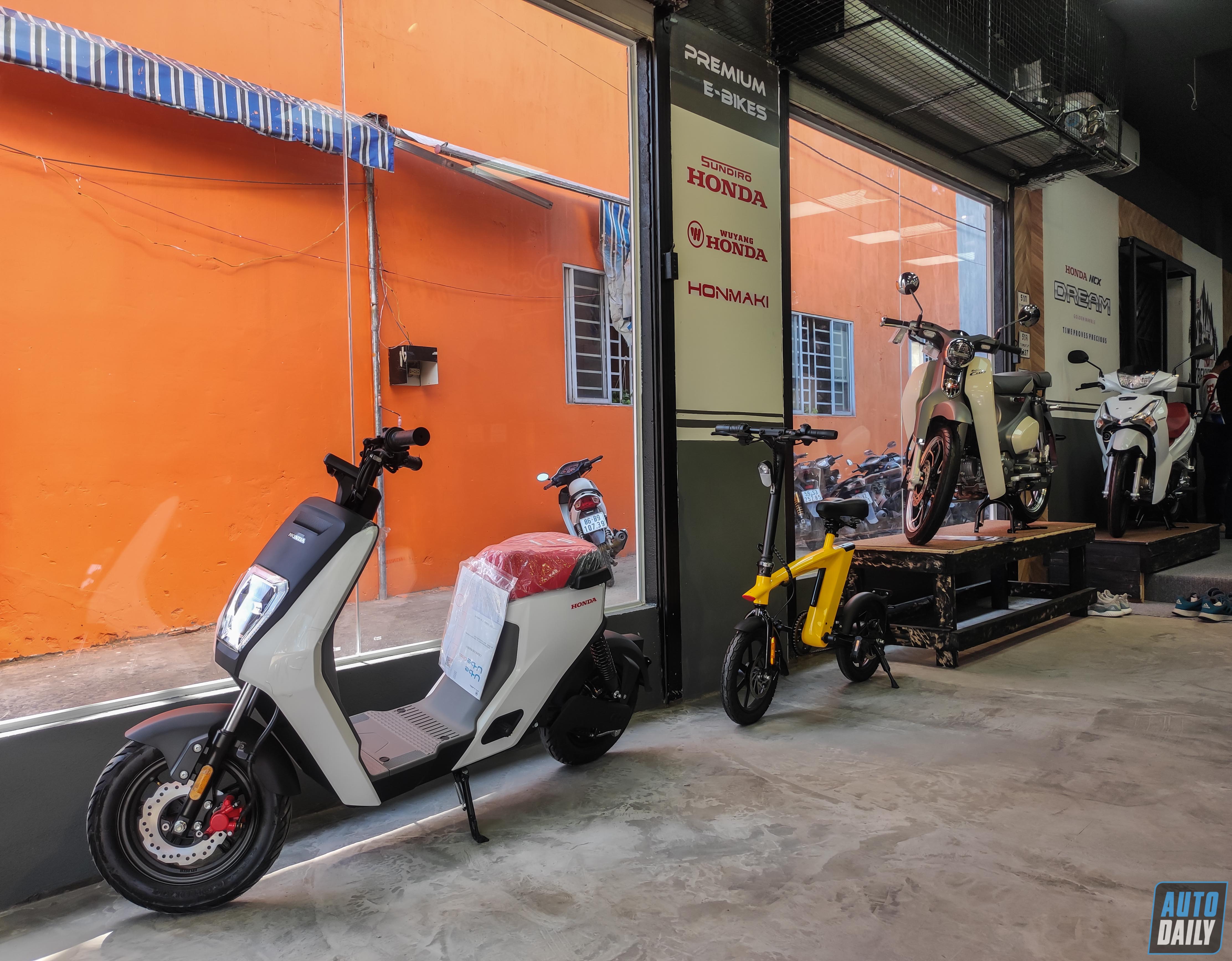 Cận cảnh Honda Dax ST125 2022 đầu tiên tại Việt Nam