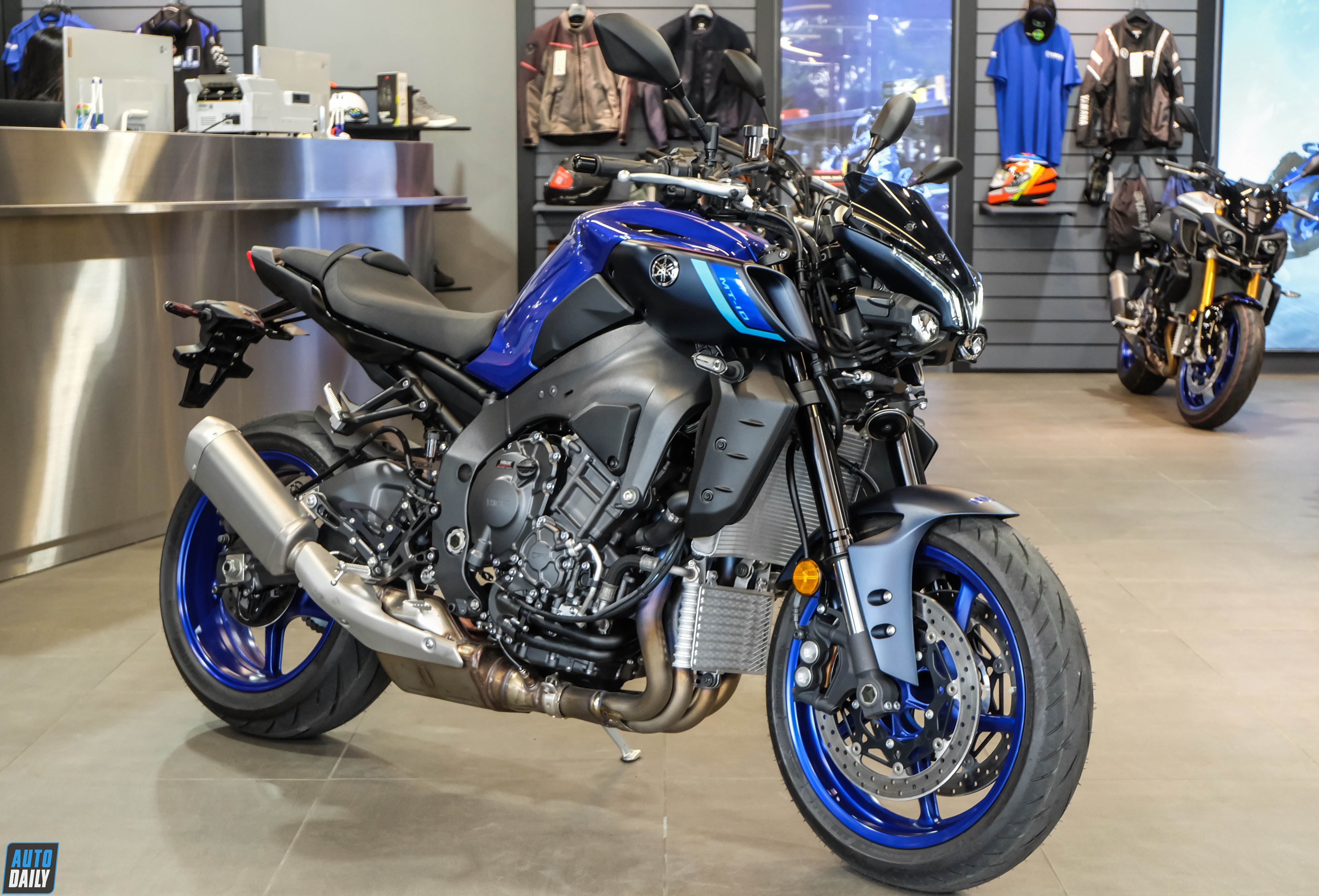 Với giá gần 500 triệu đồng, Yamaha MT-10 2022 có gì hấp dẫn các biker Việt
